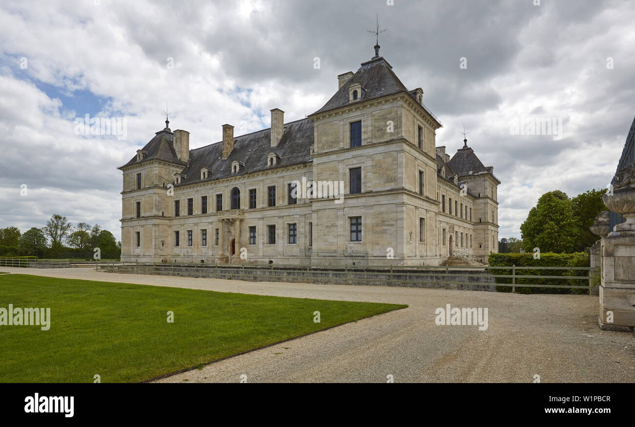 Ancy le franc hi-res stock photography and images - Alamy