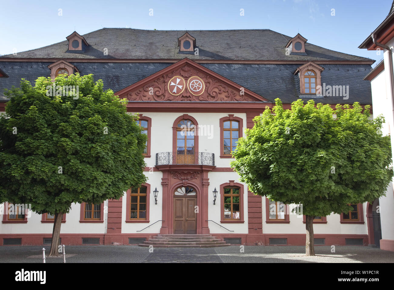 Historic buildings in friesland hi-res stock photography and images - Alamy