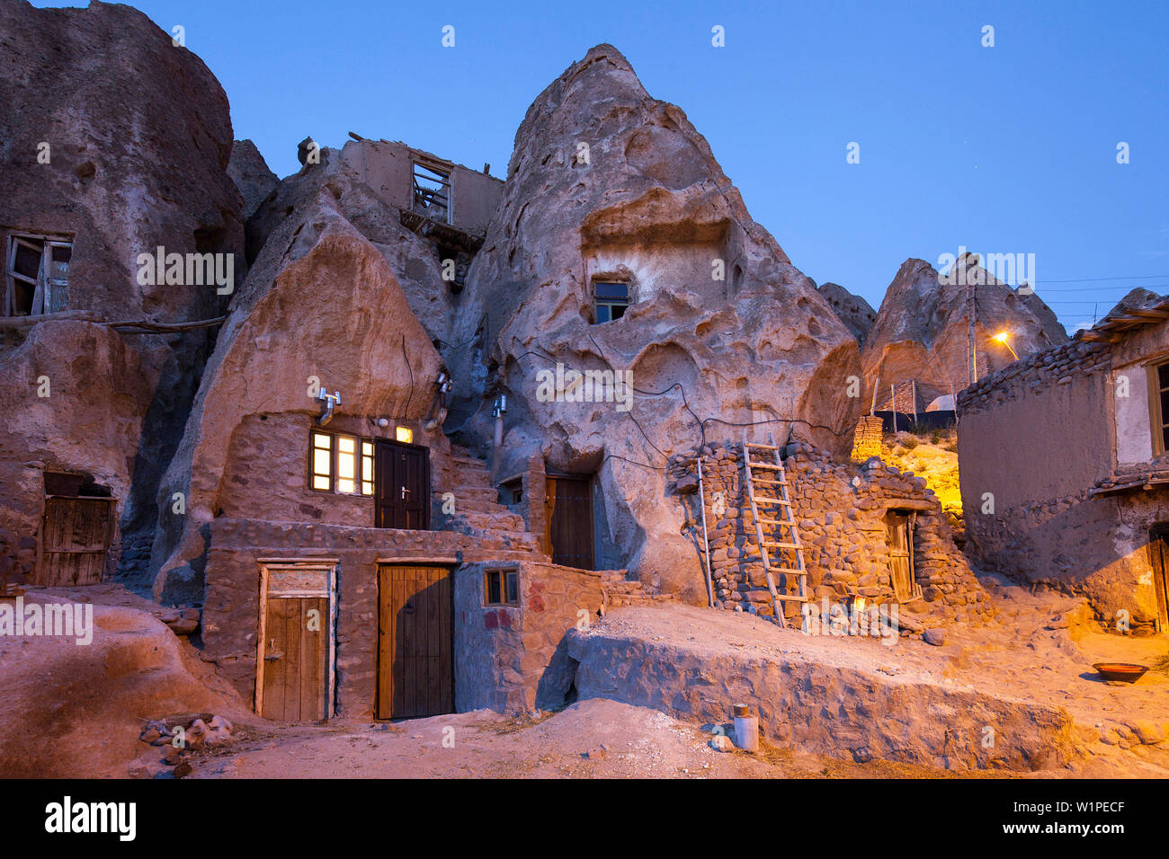 Mountain village Kandovan with cave houses, Eastazerbaijan, Iran, Asia ...