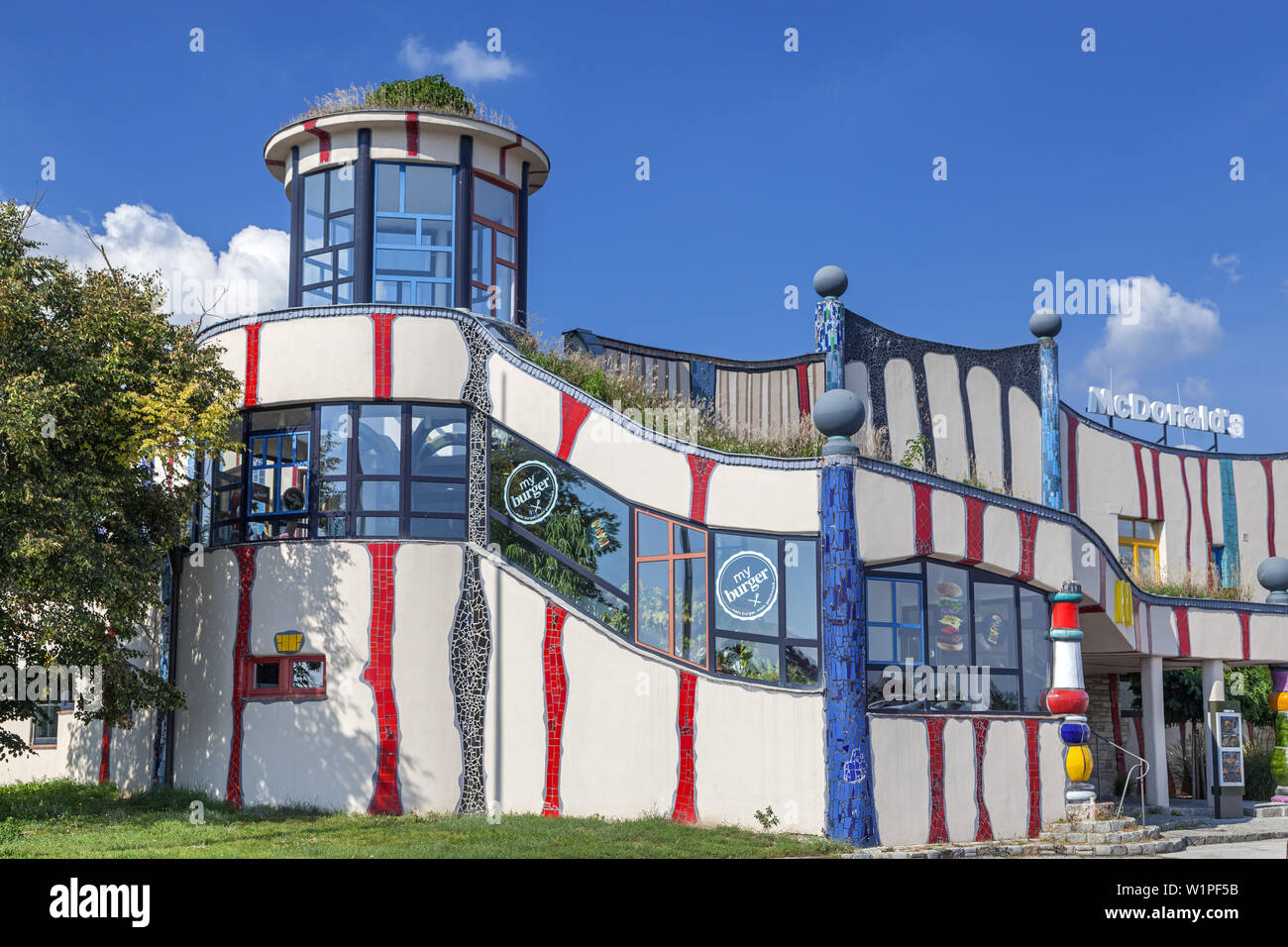 Freeway service station hi-res stock photography and images - Alamy