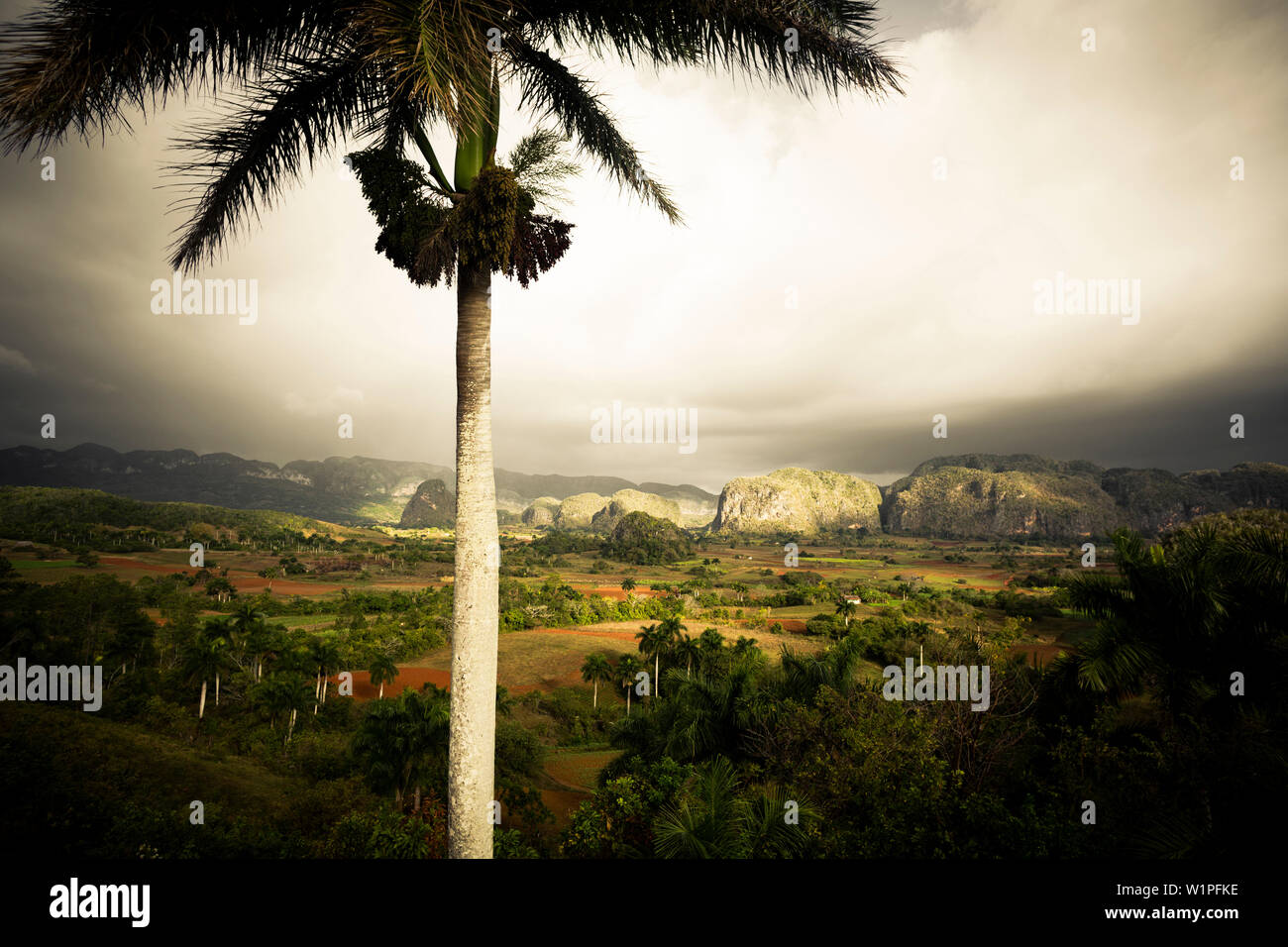View, Valle de Vinales, UNESCO National Park, Pinar del Rio, Cuba ...