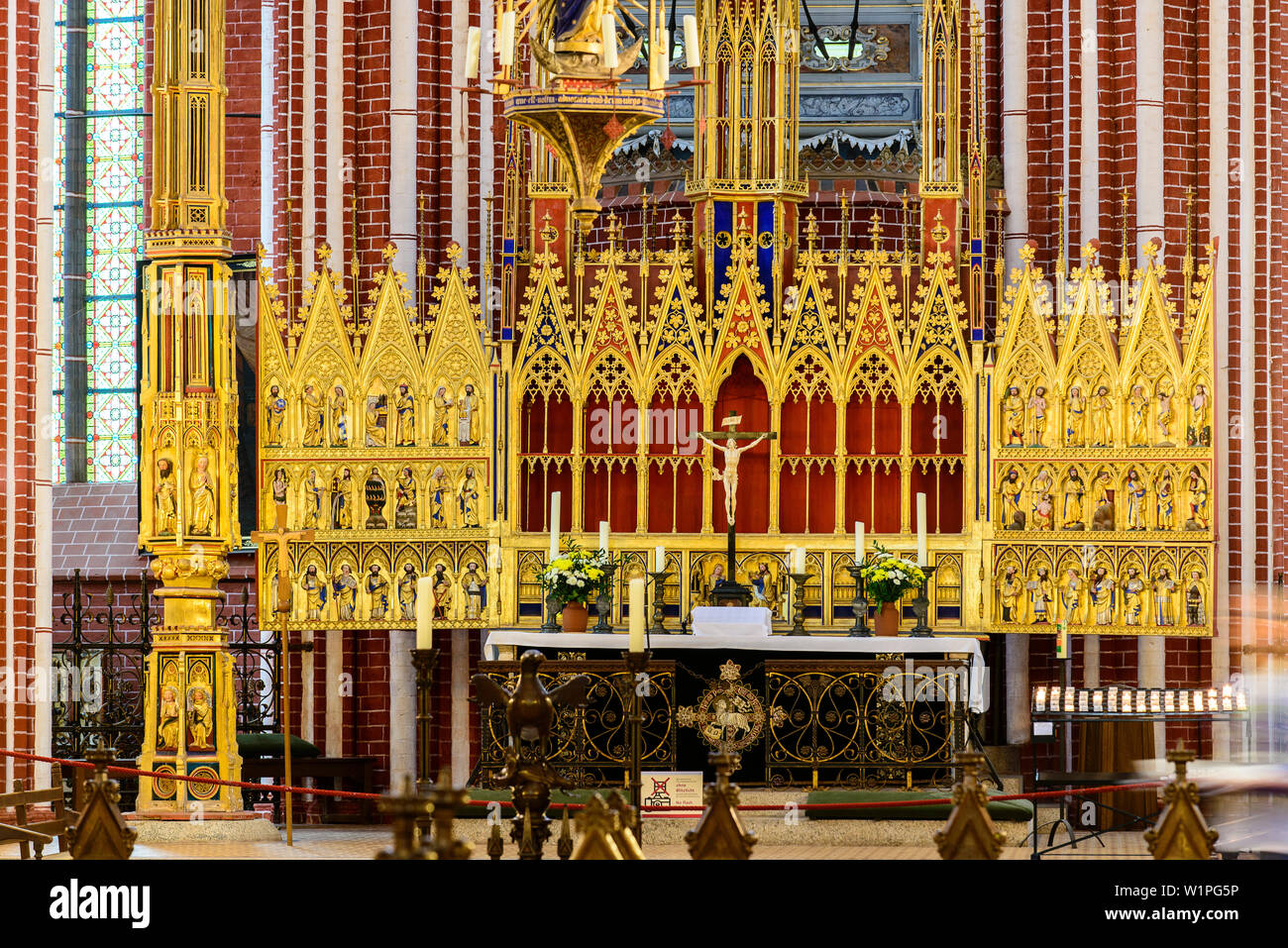 The golden altar hi-res stock photography and images - Alamy