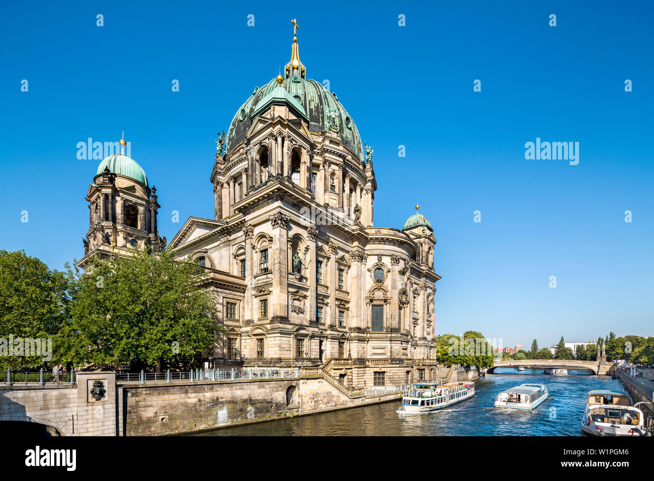 Berlin river spree empty hi-res stock photography and images - Alamy