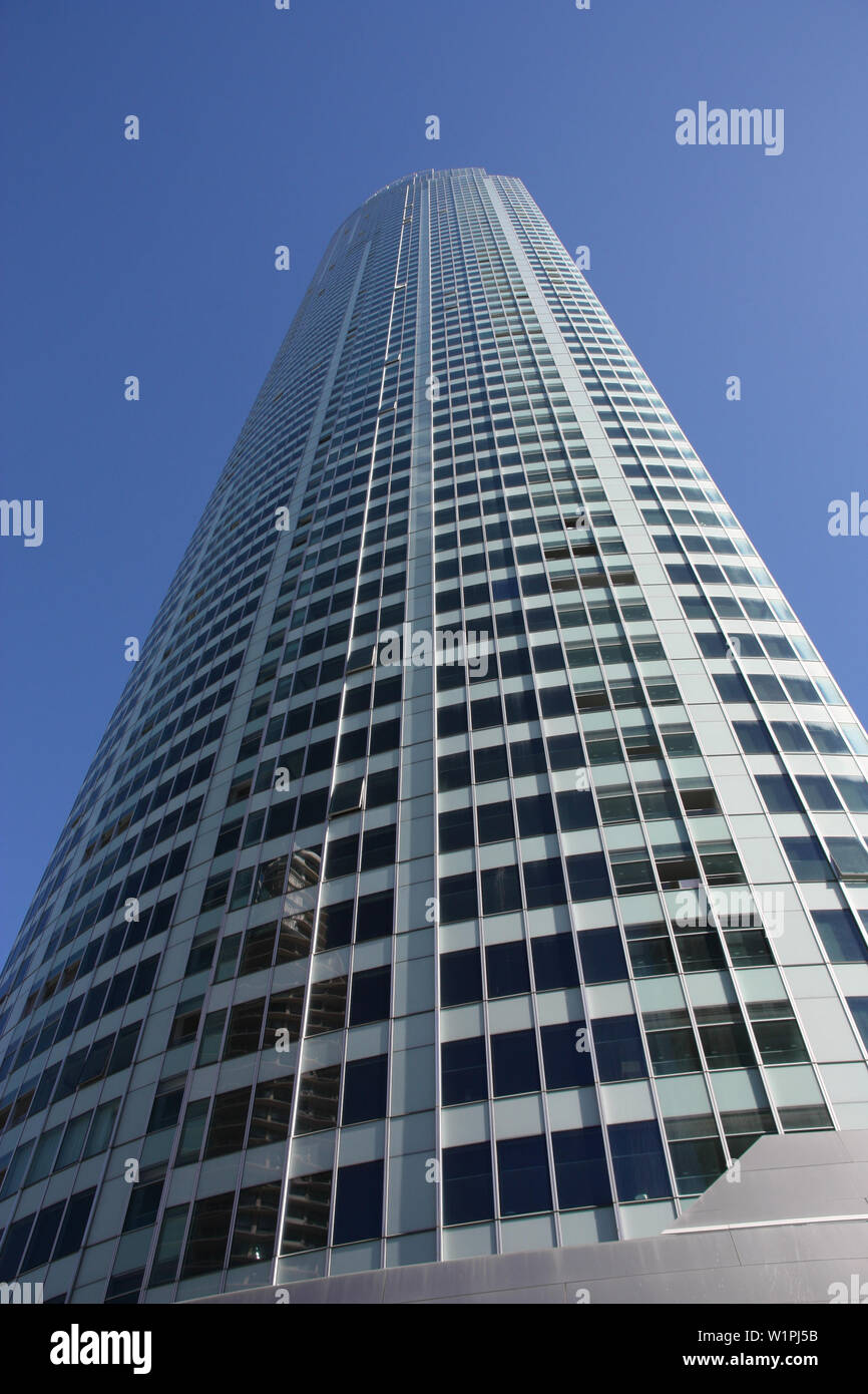 Tallest residential building in the world - Q1 skyscraper in Surfers ...