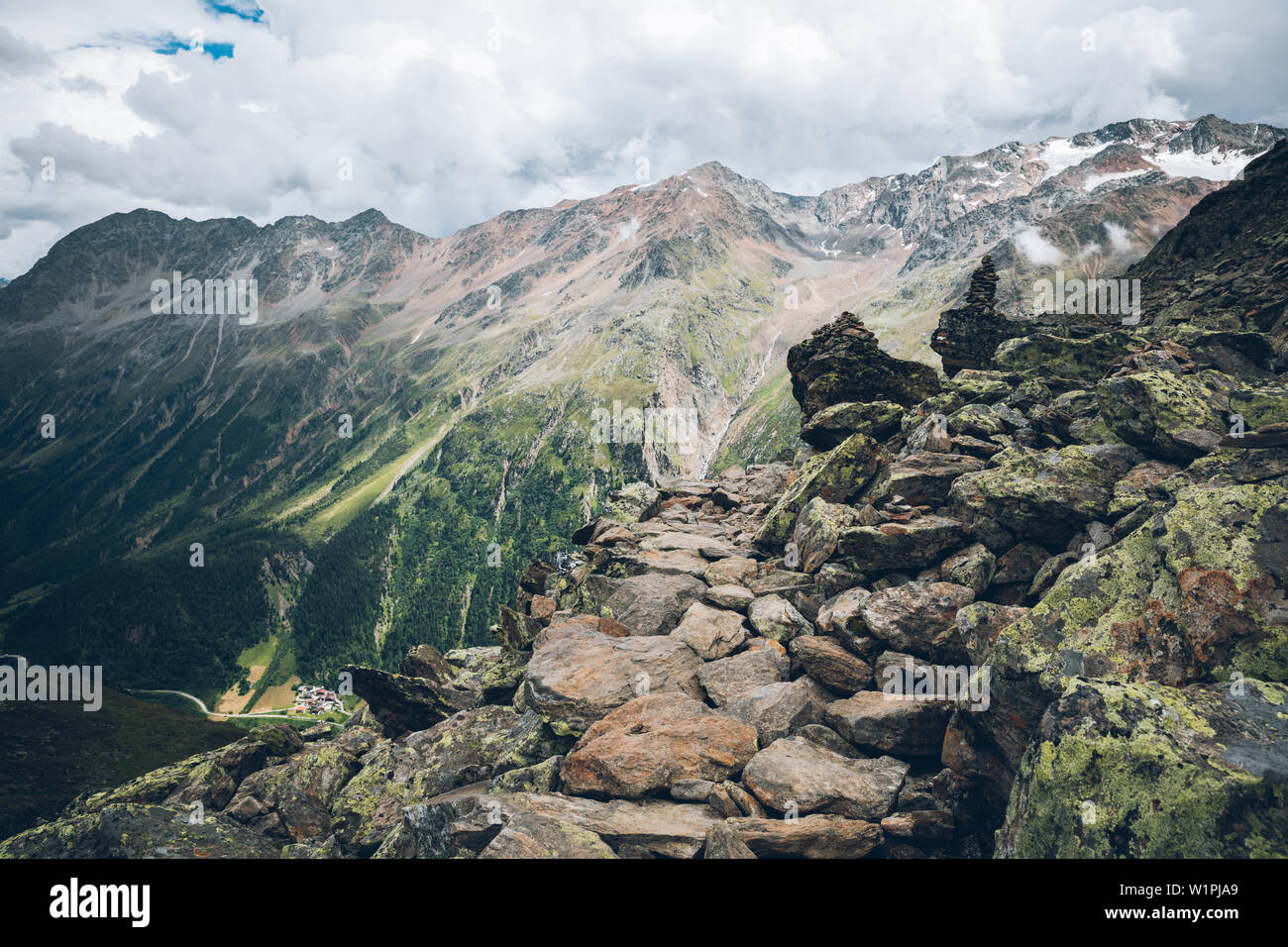 Path hiking pathway marking nature hi-res stock photography and images ...