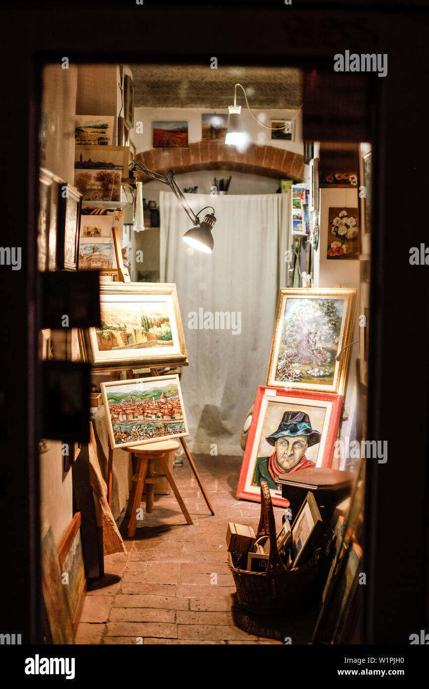 Artists journeys hi-res stock photography and images - Alamy