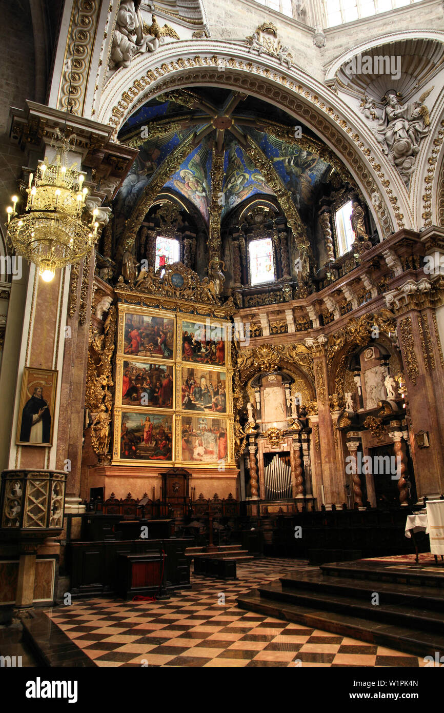 Valencia, Spain - church interior in the cathedral Stock Photo - Alamy