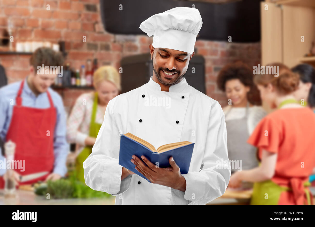 Book reading group restaurant hi-res stock photography and images - Alamy