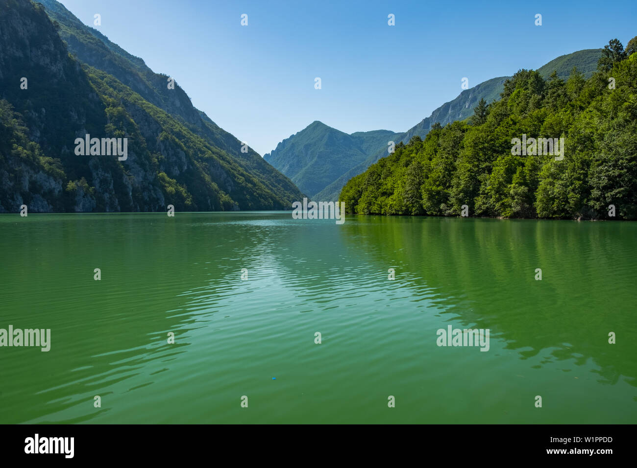 Clean scenery hi-res stock photography and images - Alamy