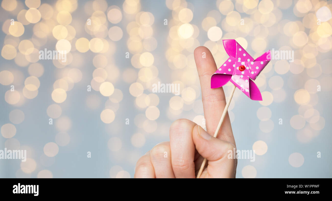 People holding up lights hi-res stock photography and images - Alamy