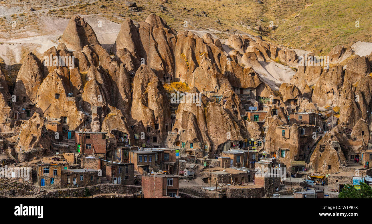Mountain village Kandovan with cave houses, Eastazerbaijan, Iran, Asia ...