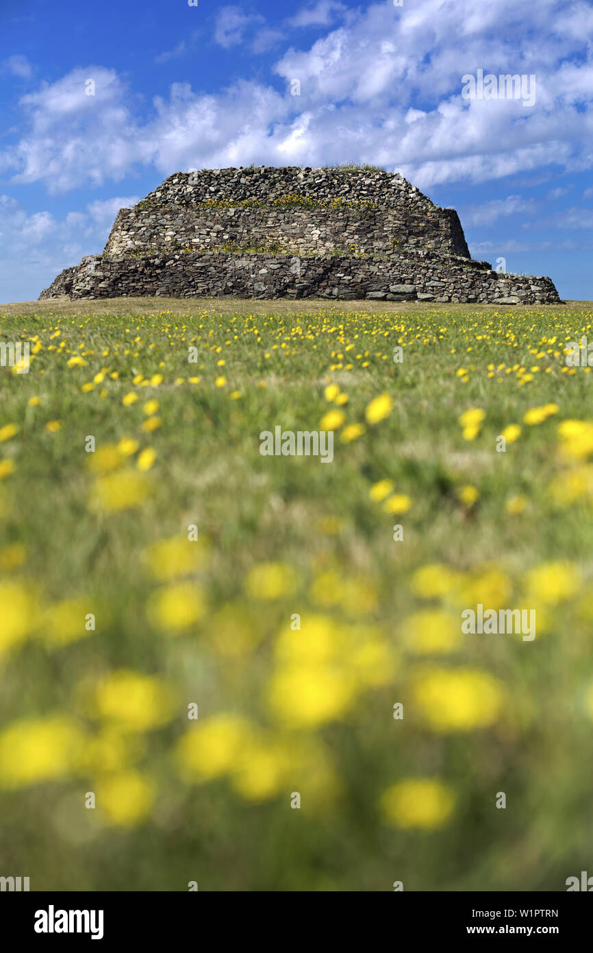 Megalith tomb hi-res stock photography and images - Alamy