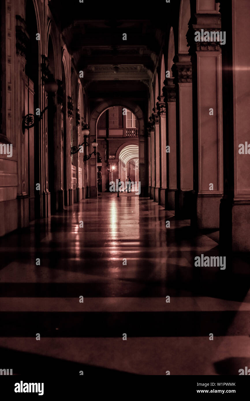 Night arcades hi-res stock photography and images - Alamy