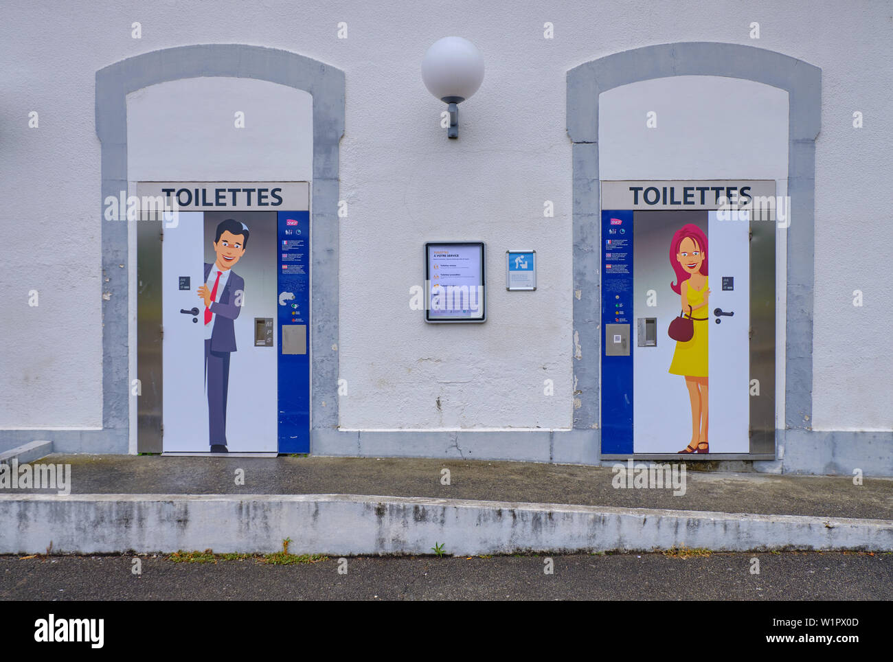 Train station toilet france hi-res stock photography and images - Alamy
