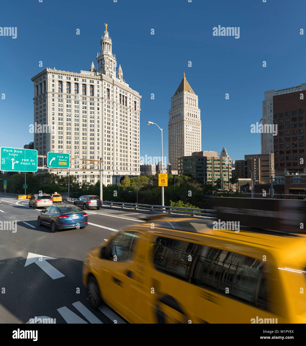 Manhattan Municipal Building, United States Court, Brooklyn Bridge ...