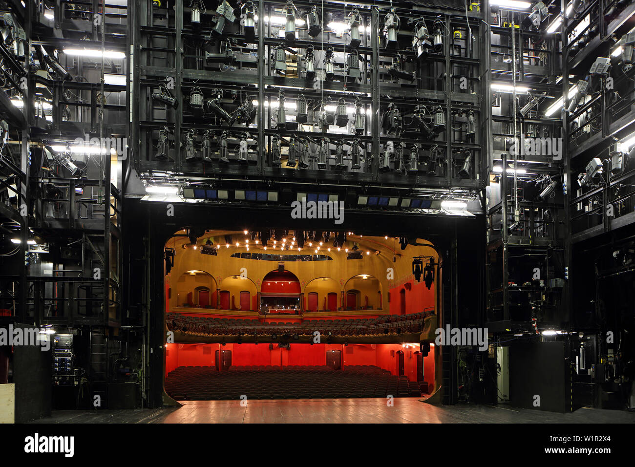 Muenchner stage hi-res stock photography and images - Alamy