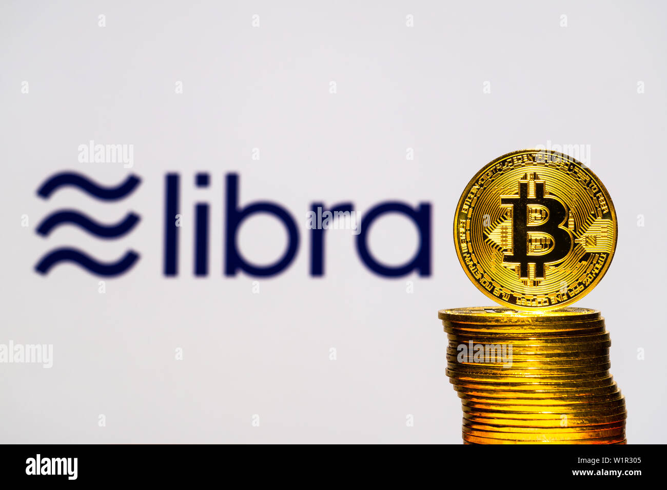 Digital wallet for libra hi-res stock photography and images - Alamy