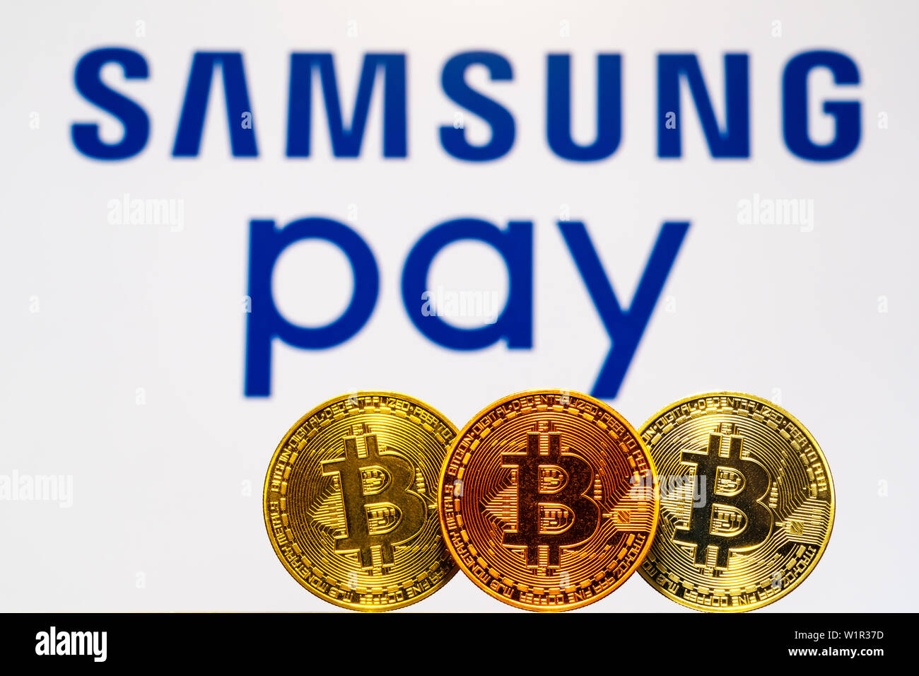 Samsung mobile logo hi-res stock photography and images - Alamy