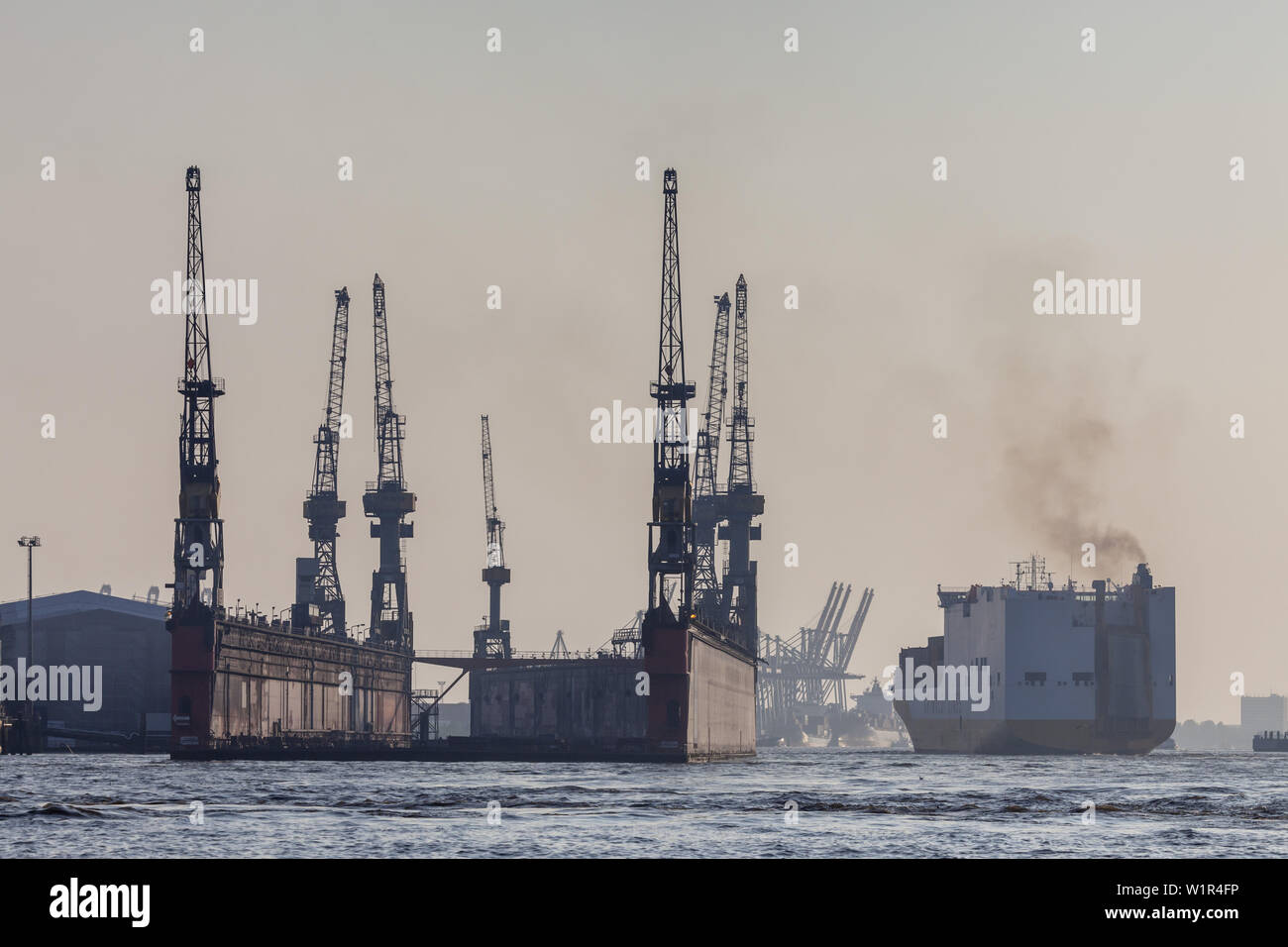 Hamburg germany northern europe hi-res stock photography and images - Alamy
