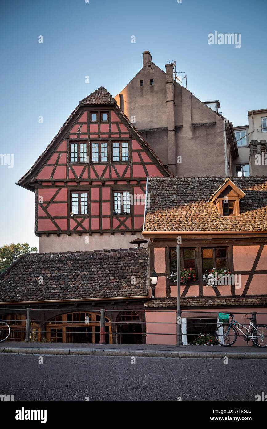 Timberframe hi-res stock photography and images - Alamy