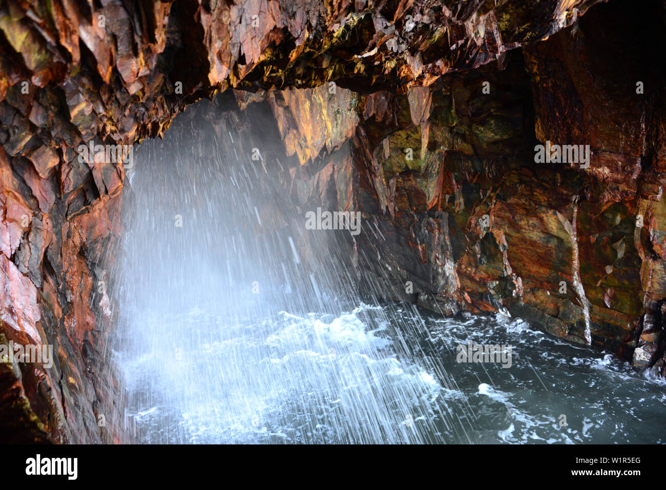 Ovens sea cave hi-res stock photography and images - Alamy
