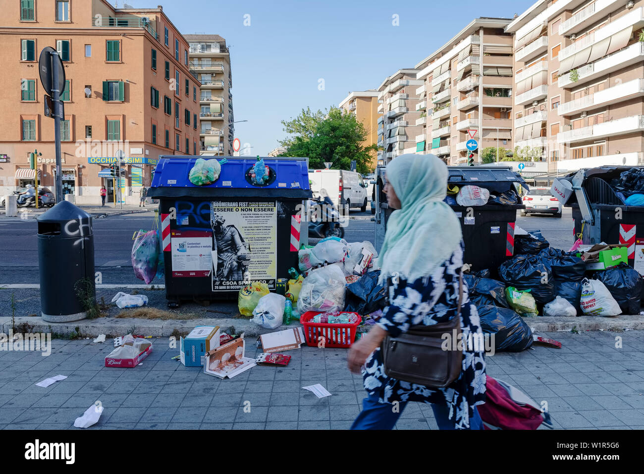 Rome and garbage hi-res stock photography and images - Alamy