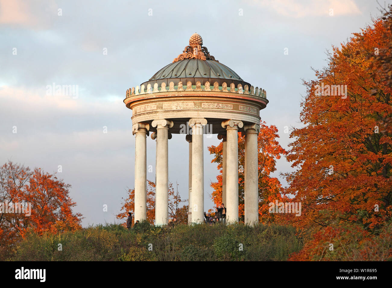 Monopteros in the englischer garten english garden hi-res stock ...