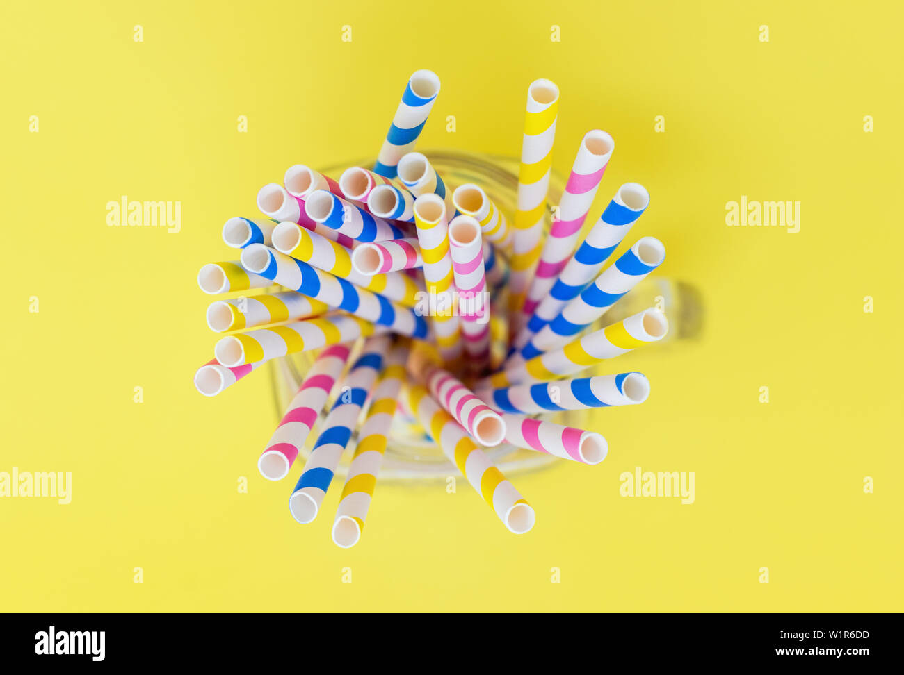 Group of straws hi-res stock photography and images - Alamy