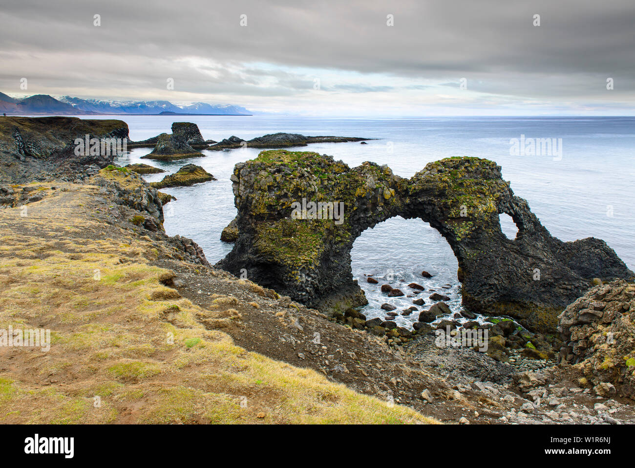 Gatklettur arch iceland hi-res stock photography and images - Alamy