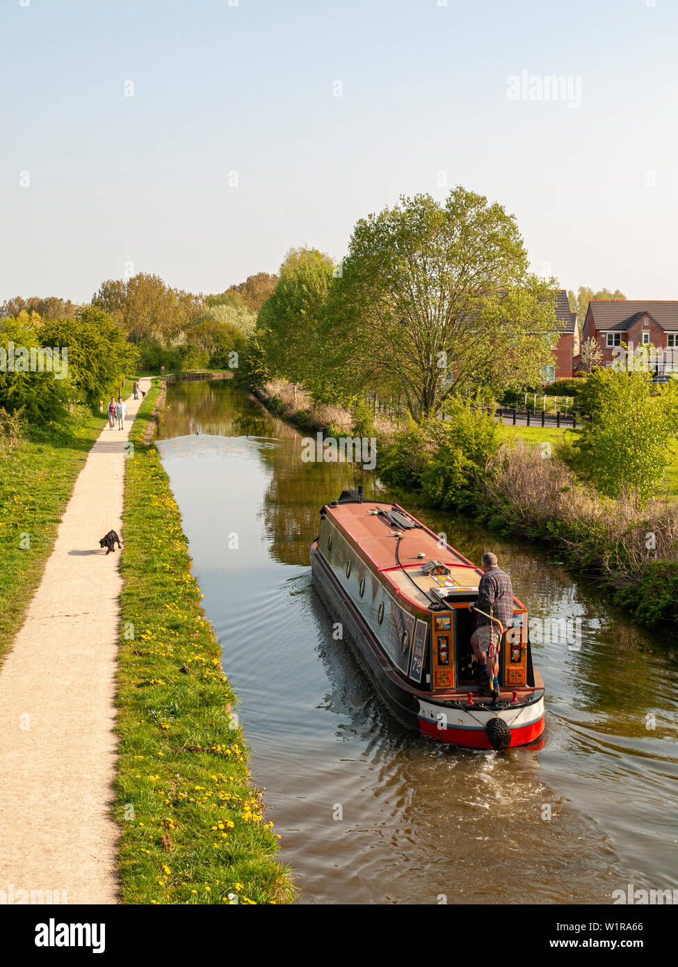Restored narrowboat hi-res stock photography and images - Alamy