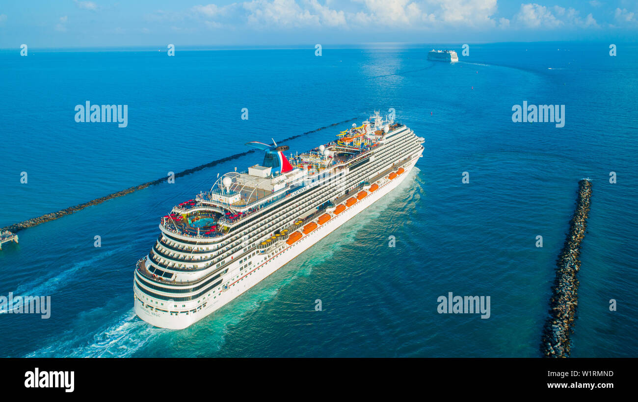 Cruise ship (Carnival Magic) entrance to Atlantic Ocean, from Miami ...