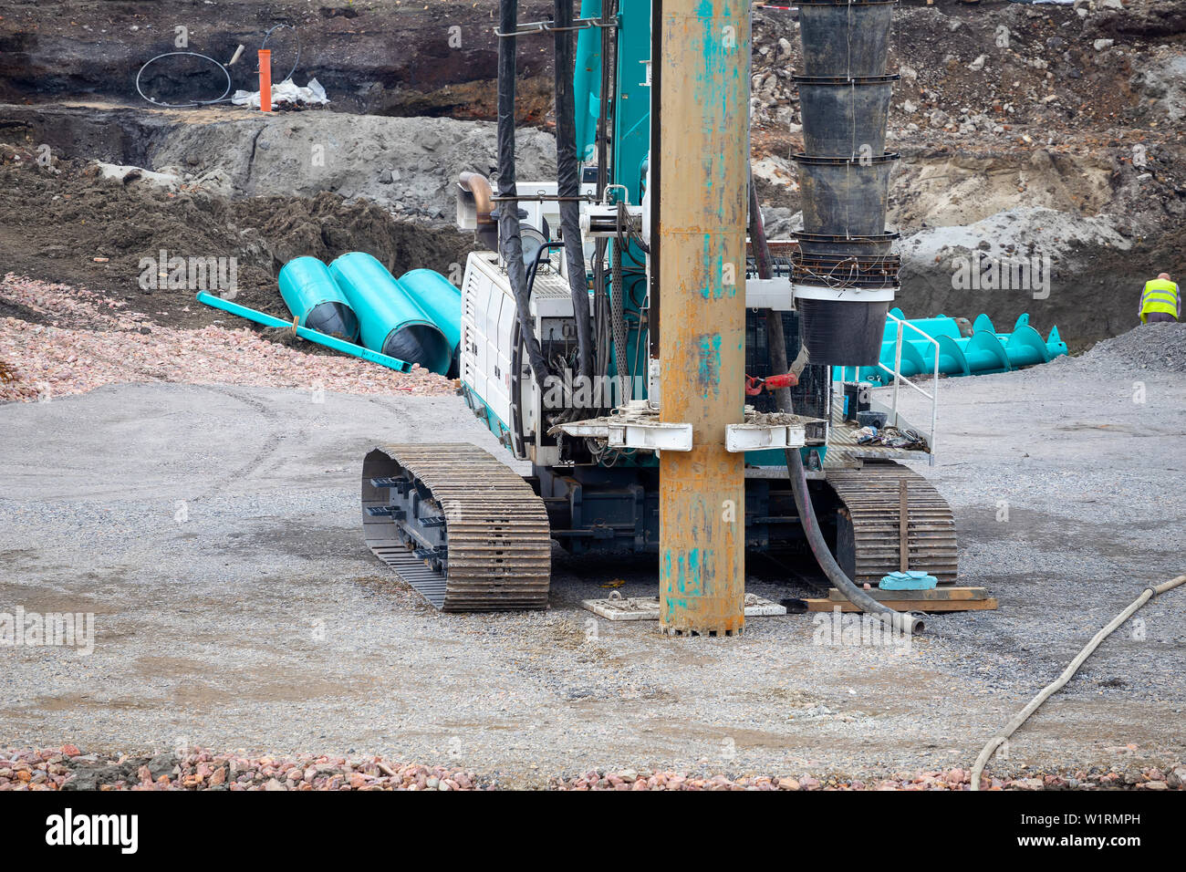 Piling rig hi-res stock photography and images - Alamy
