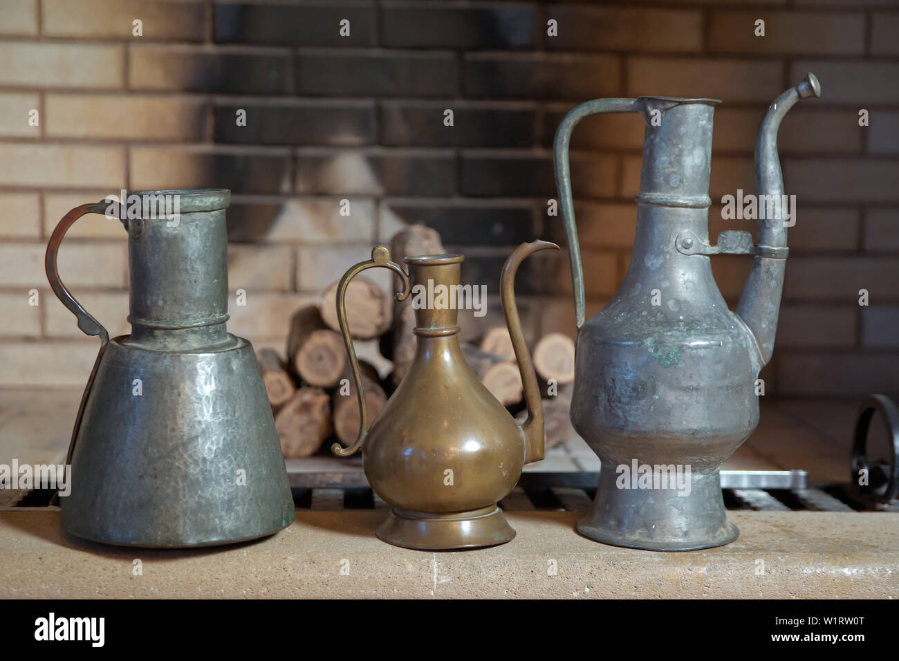 Washing by hand middle east hi-res stock photography and images - Alamy