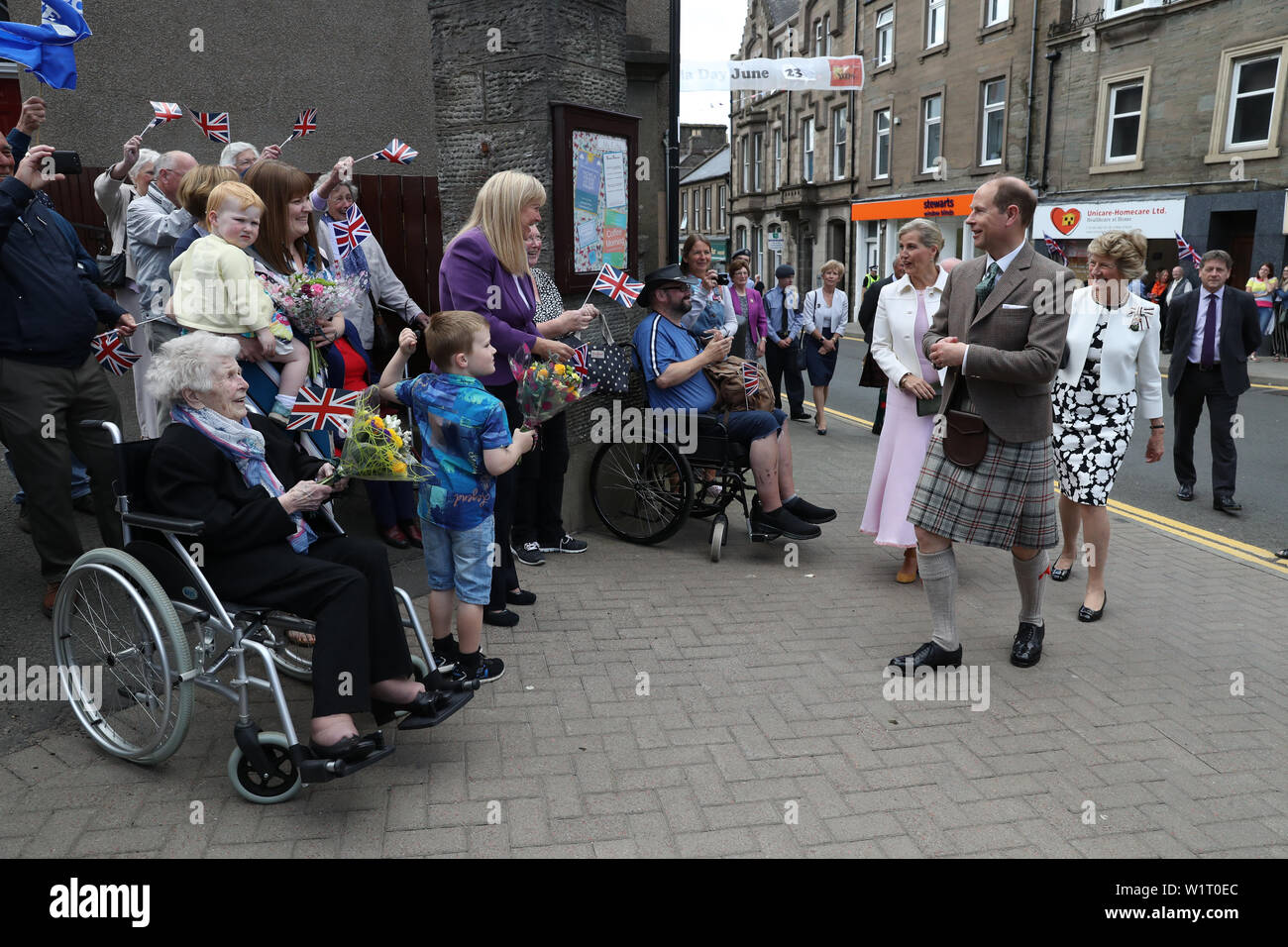 The Earl and Countess of Forfar on a walkabout on Castle Street in ...