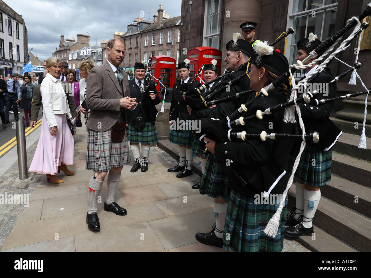 The Earl and Countess of Forfar on a walkabout on Castle Street in ...