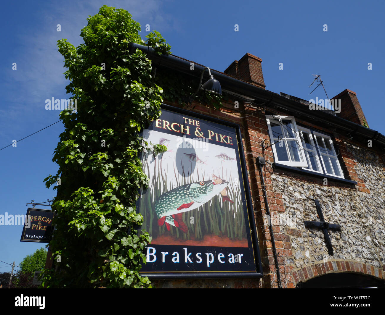 On the Ridgeway Ancient Path, The Perch & Pike, South Stoke ...