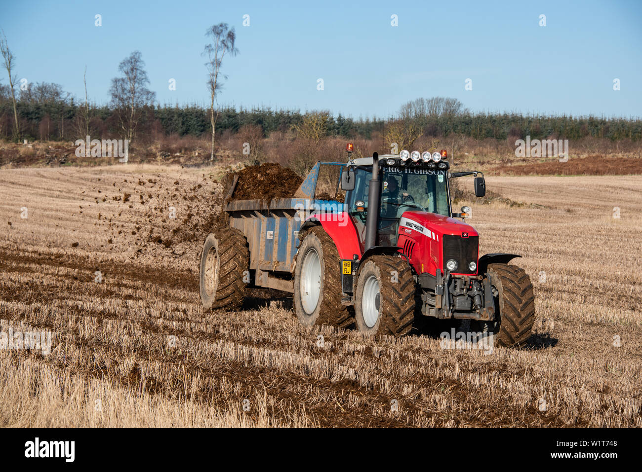 Manure spreader tractor hi-res stock photography and images - Alamy