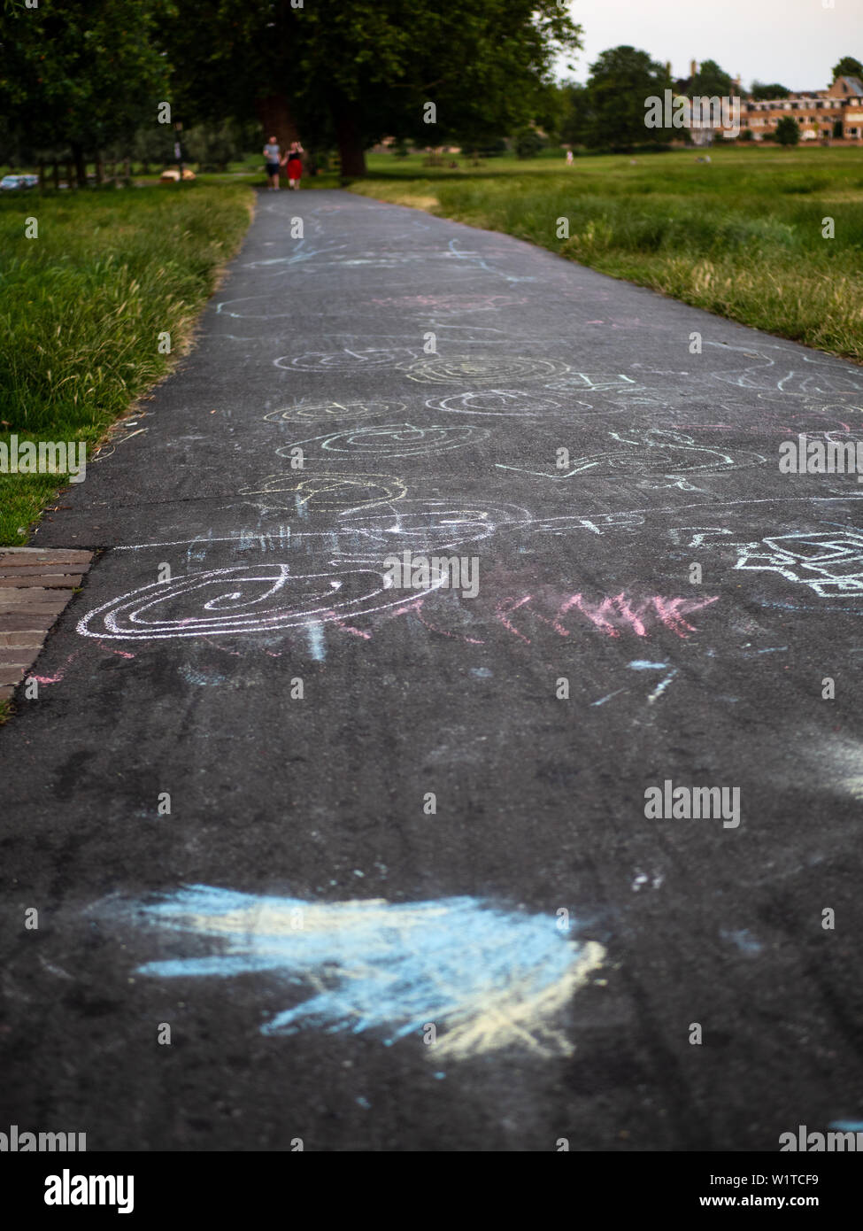 Chalk drawing path hi-res stock photography and images - Alamy