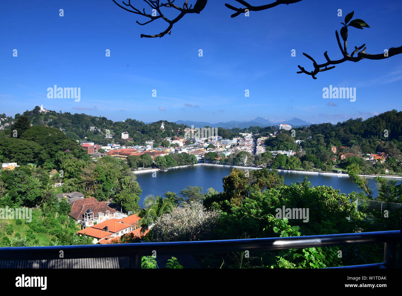 Kandy sri lanka view buildings hi-res stock photography and images - Alamy