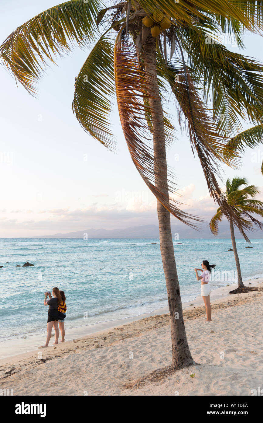 Trinidad beach women hi-res stock photography and images - Alamy