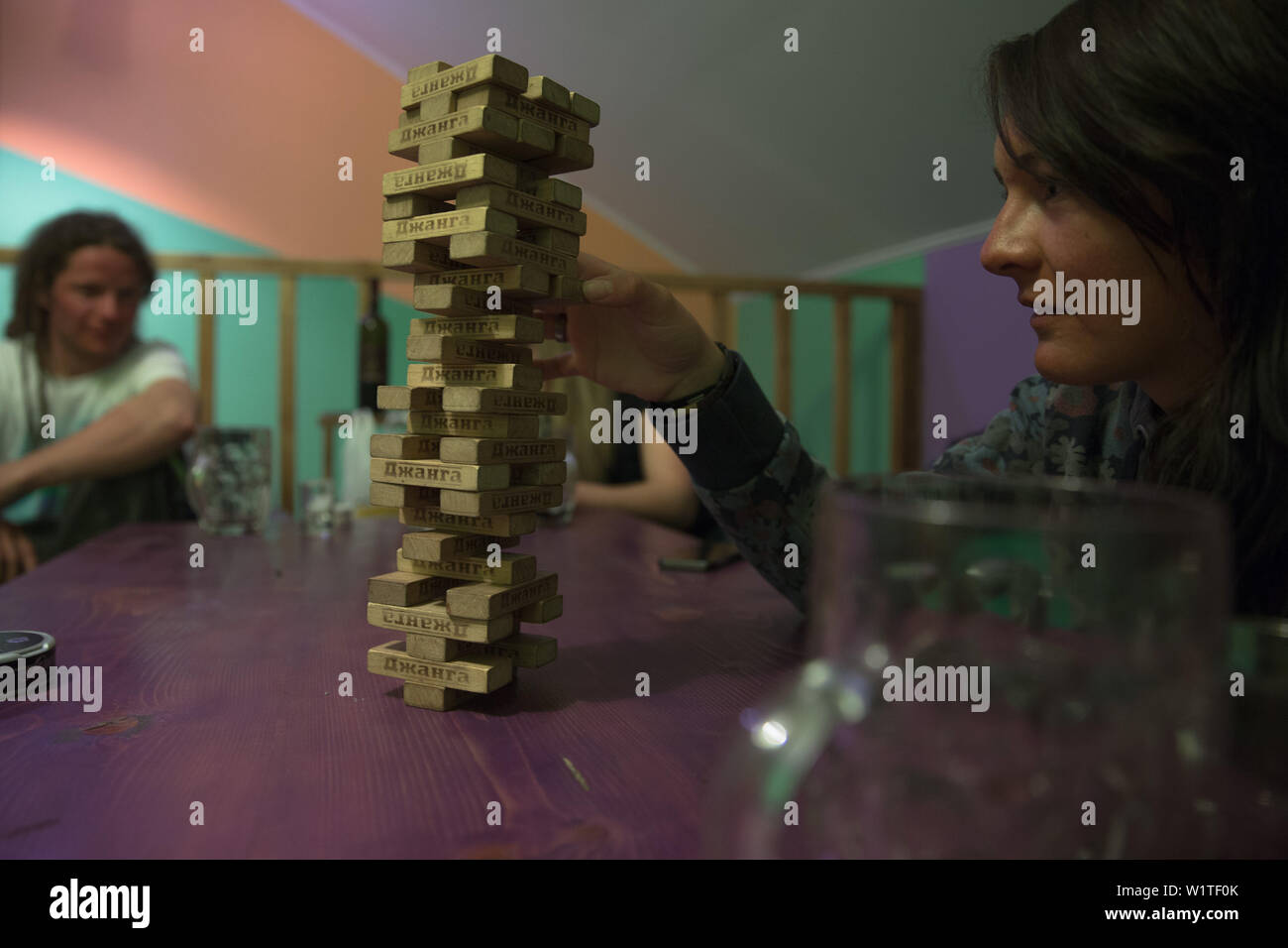 Friends playing jenga High Resolution Stock Photography and Images - Alamy
