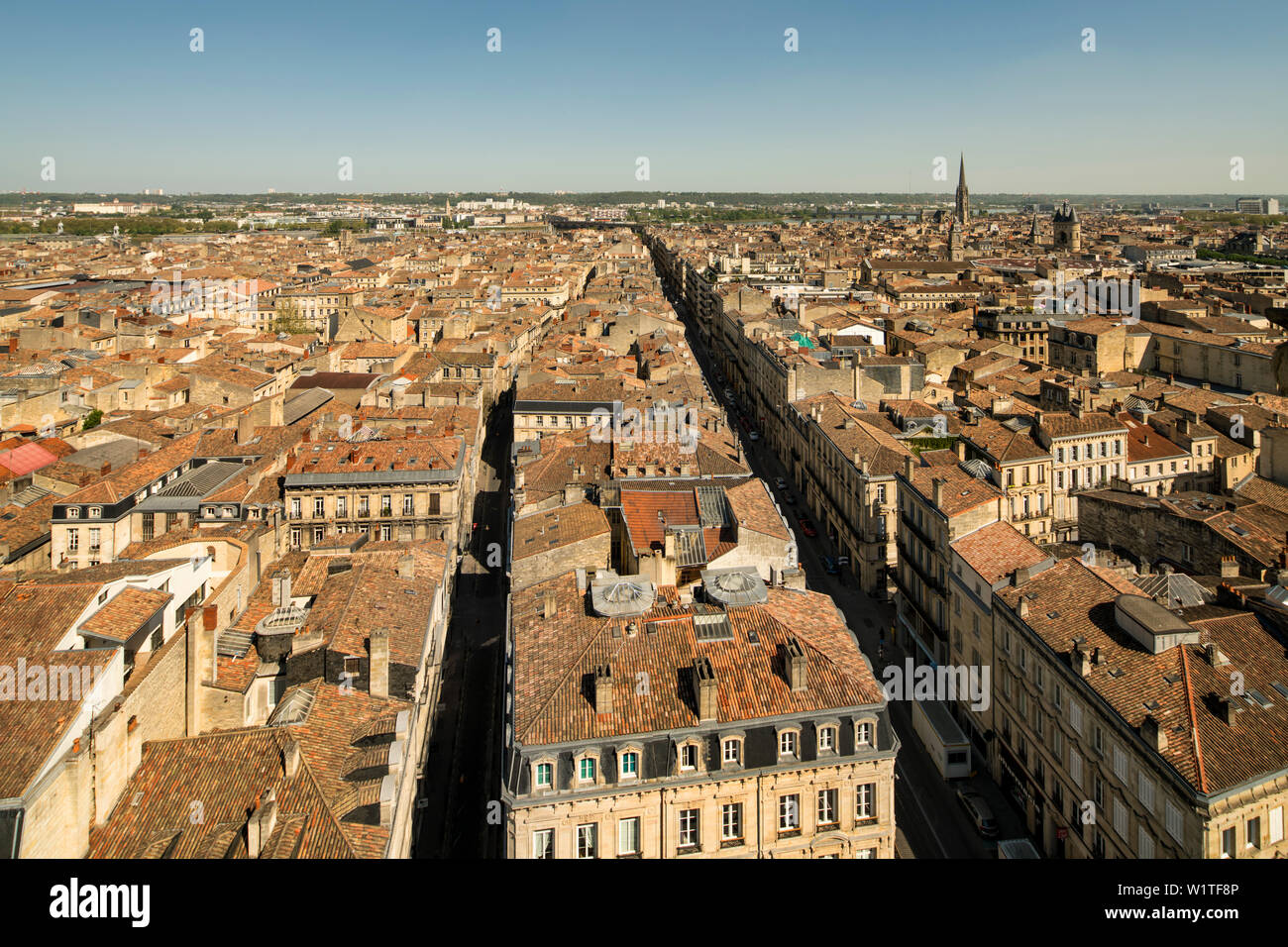 Bordeaux roofs hi-res stock photography and images - Alamy