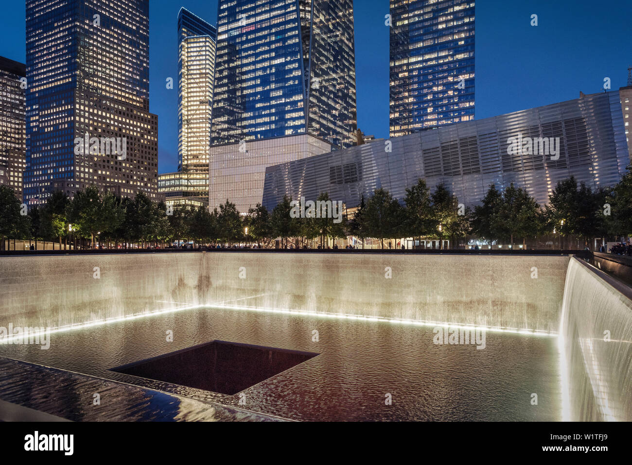 World trade center memorial hi-res stock photography and images - Alamy