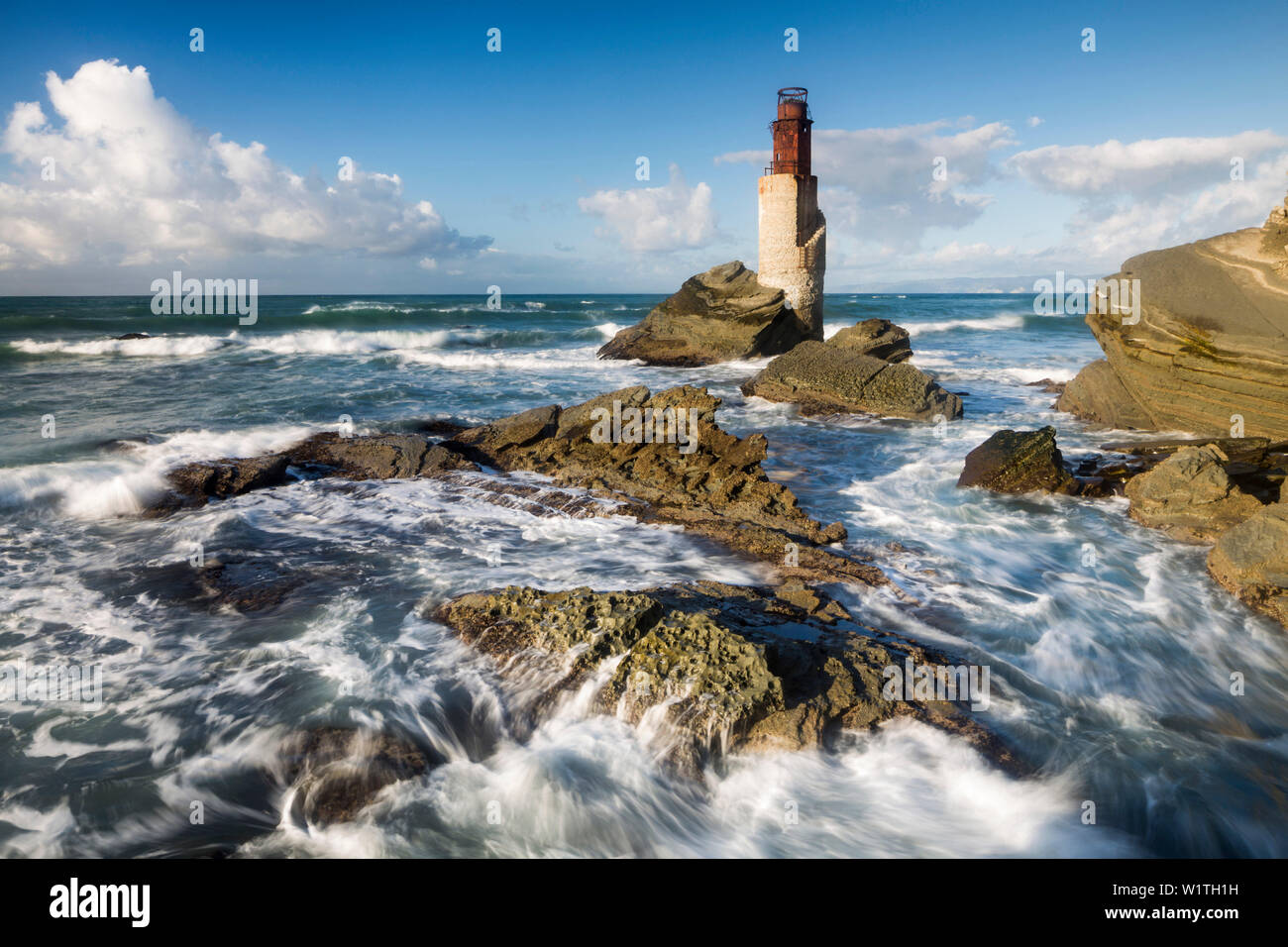 Tuahine Lighthouse, Wainui, Gisborne, North Island, New Zealand ...