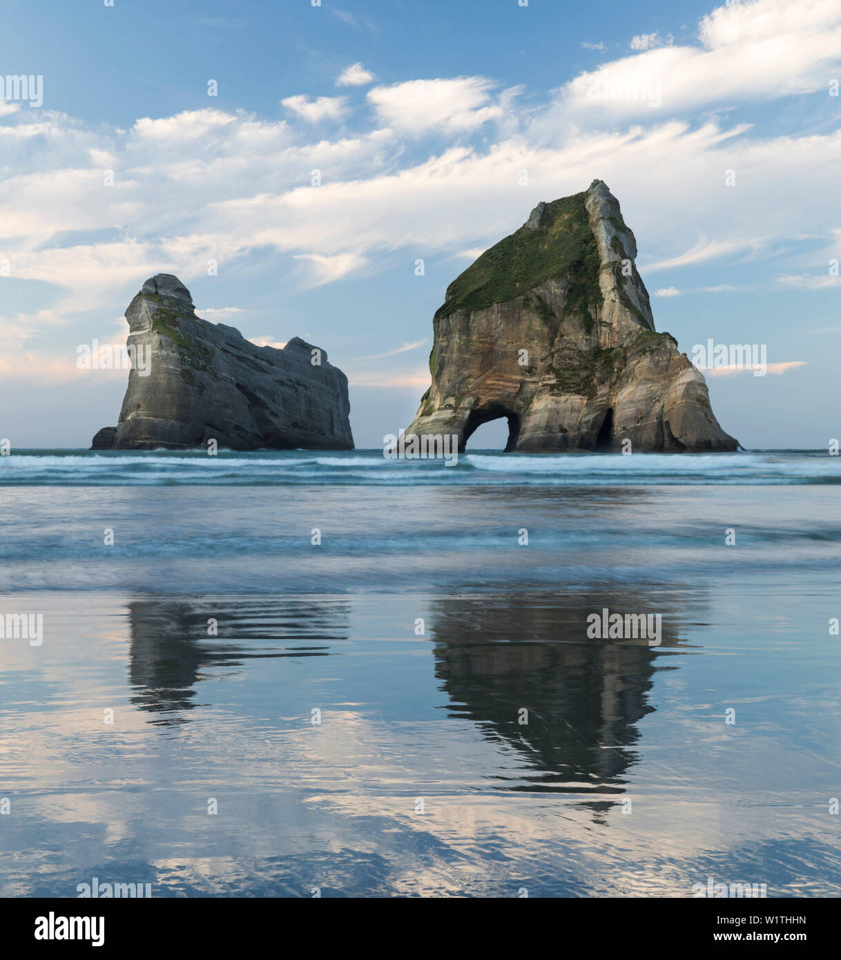 Wharariki Beach, Cape Farewell, Farewell Split, Tasman, Tasman Sea ...