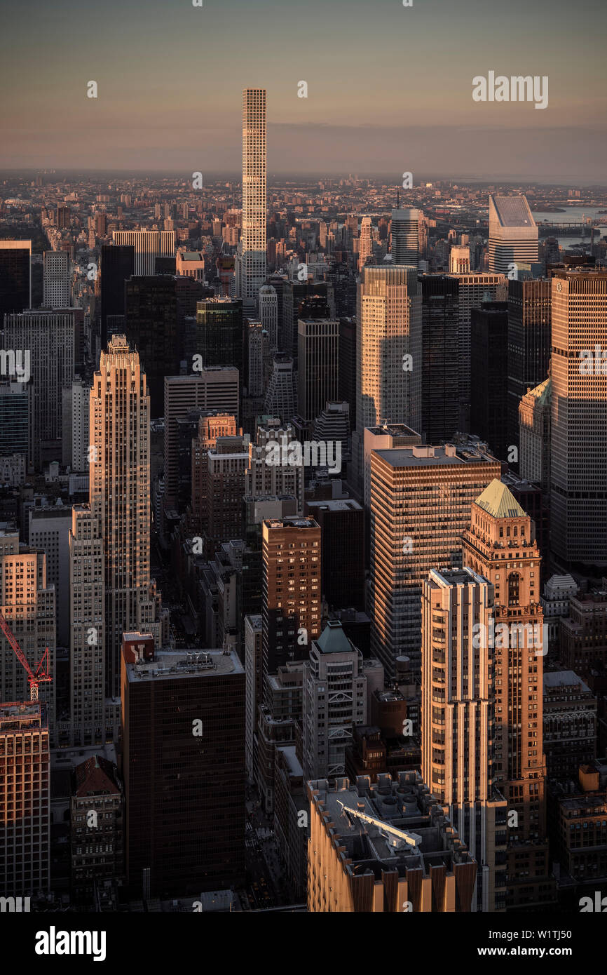 Viewing platform empire state building hi-res stock photography and ...