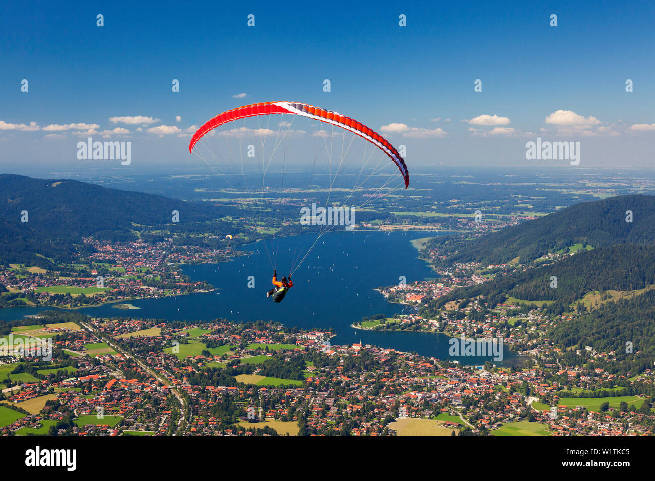 Paragliding, view from Wallberg to Rottach-Egern at Tegernsee ...