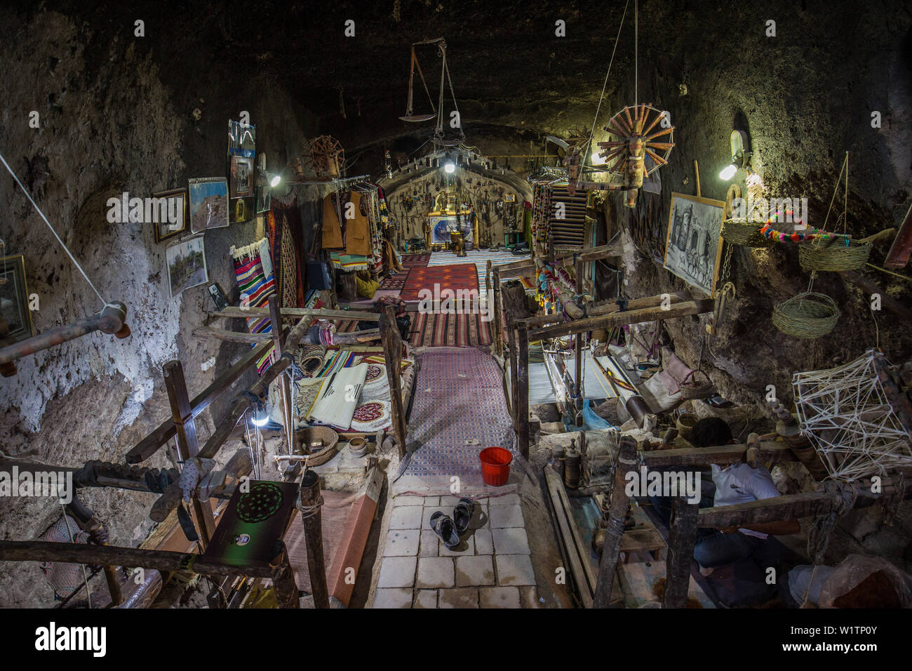 Traditional carpet making in Nain, Iran, Asia Stock Photo - Alamy