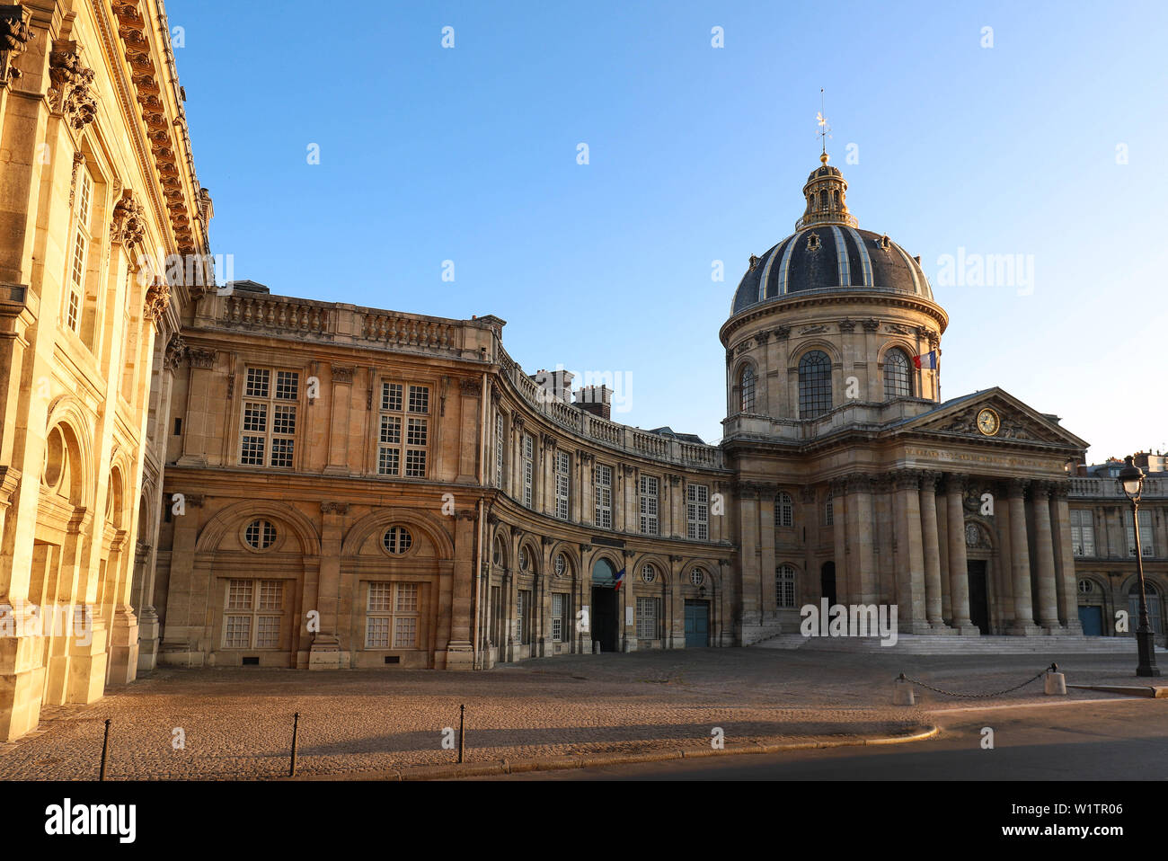 French academy of science and art hi-res stock photography and images ...