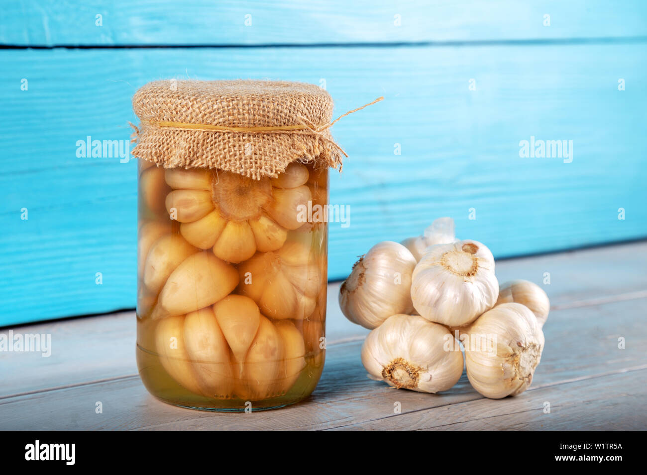 Garlic in glass jar hi-res stock photography and images - Alamy